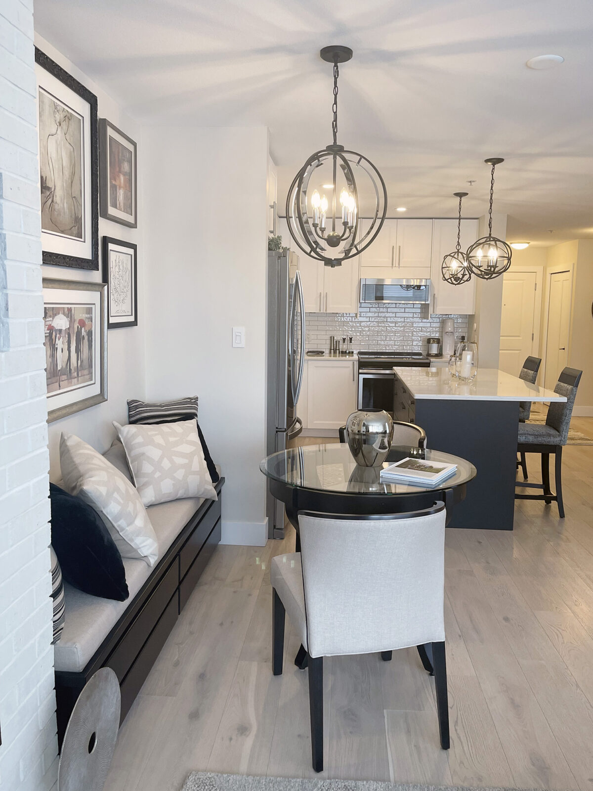 Small Condo Decorating Ideas to Maximize Space