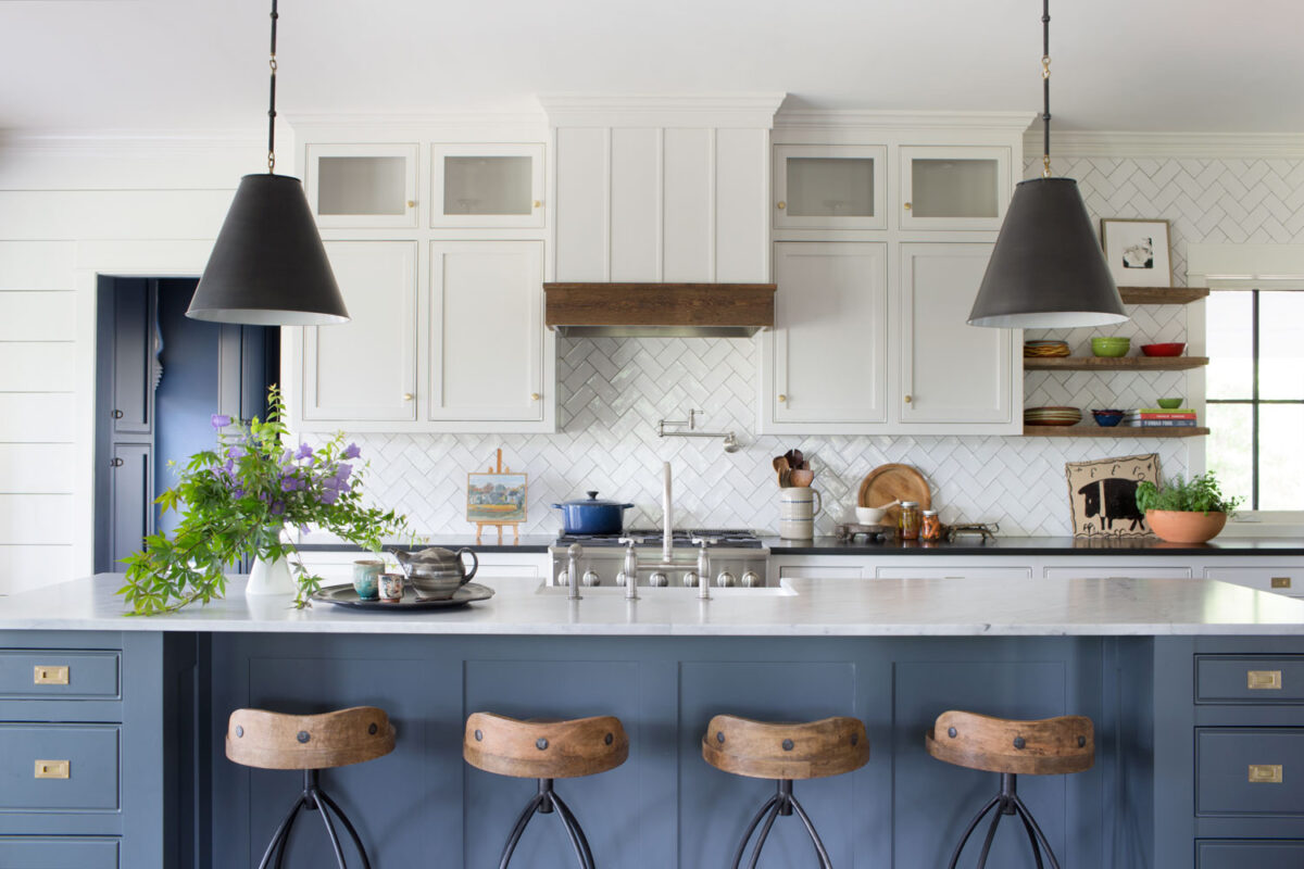 25 Coastal Kitchen Ideas To Elevate Your Beach Home