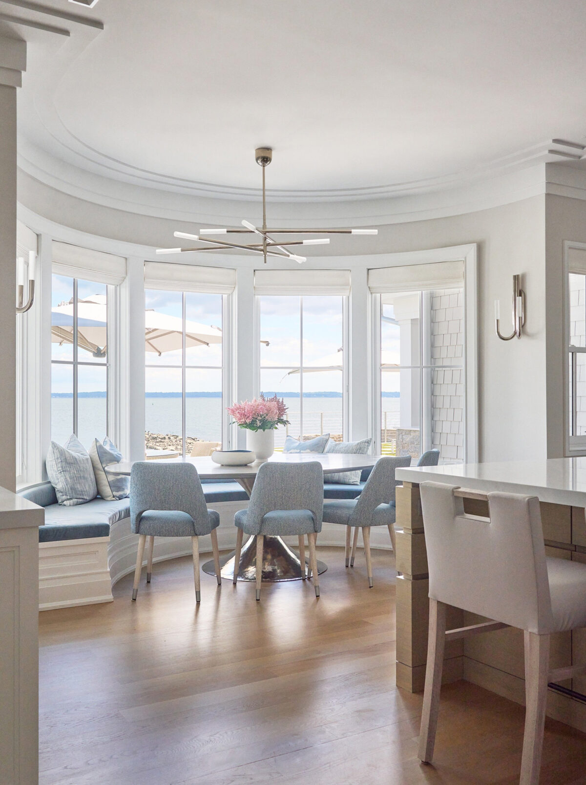 25 Coastal Dining Room Ideas For A Modern Beach Home