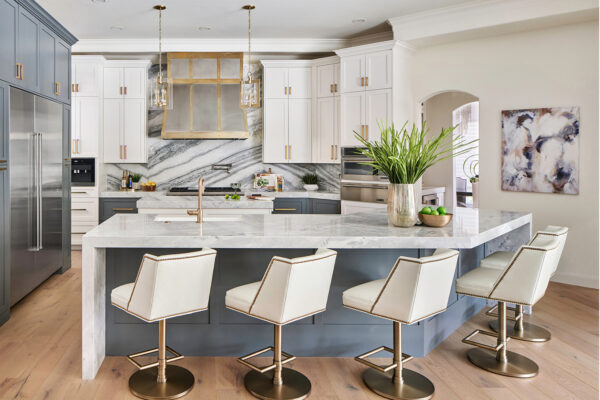 25 Coastal Kitchen Ideas To Elevate Your Beach Home