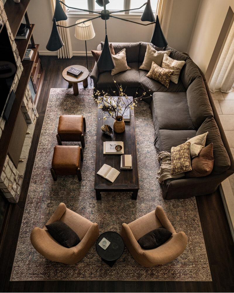 31 Dark & Moody Design Ideas to Create Dramatic Spaces