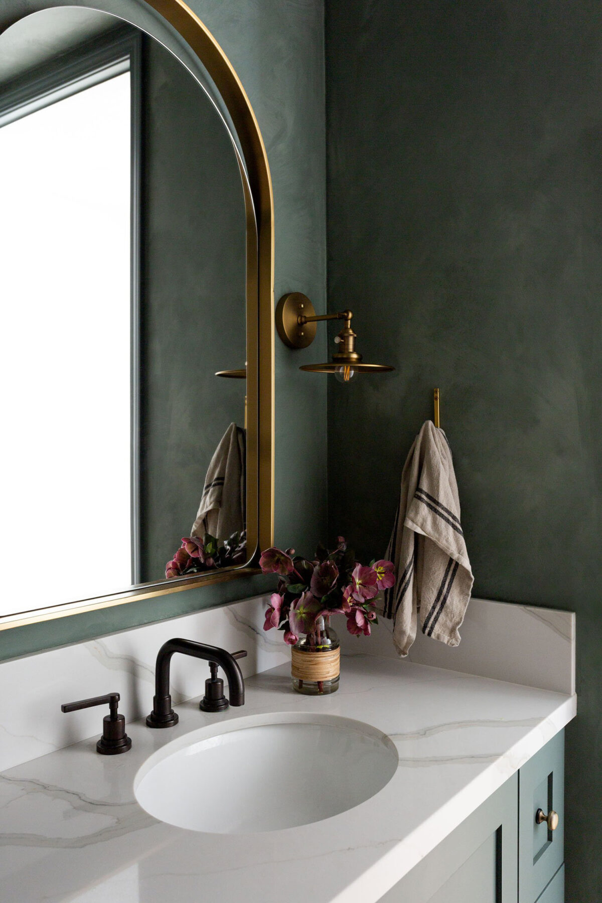 33 Powder Room Ideas for Your Half-Bath Design
