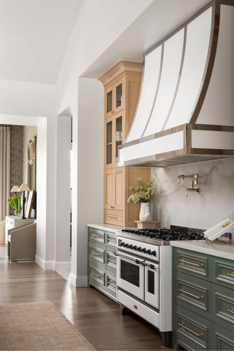27 Gorgeous Green Kitchen Cabinet Ideas for 2025